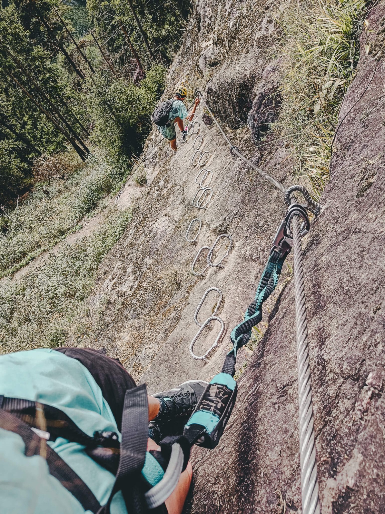 Klettersteigen boven Tirol's hoogste waterval: stuibenfall klettersteig ...